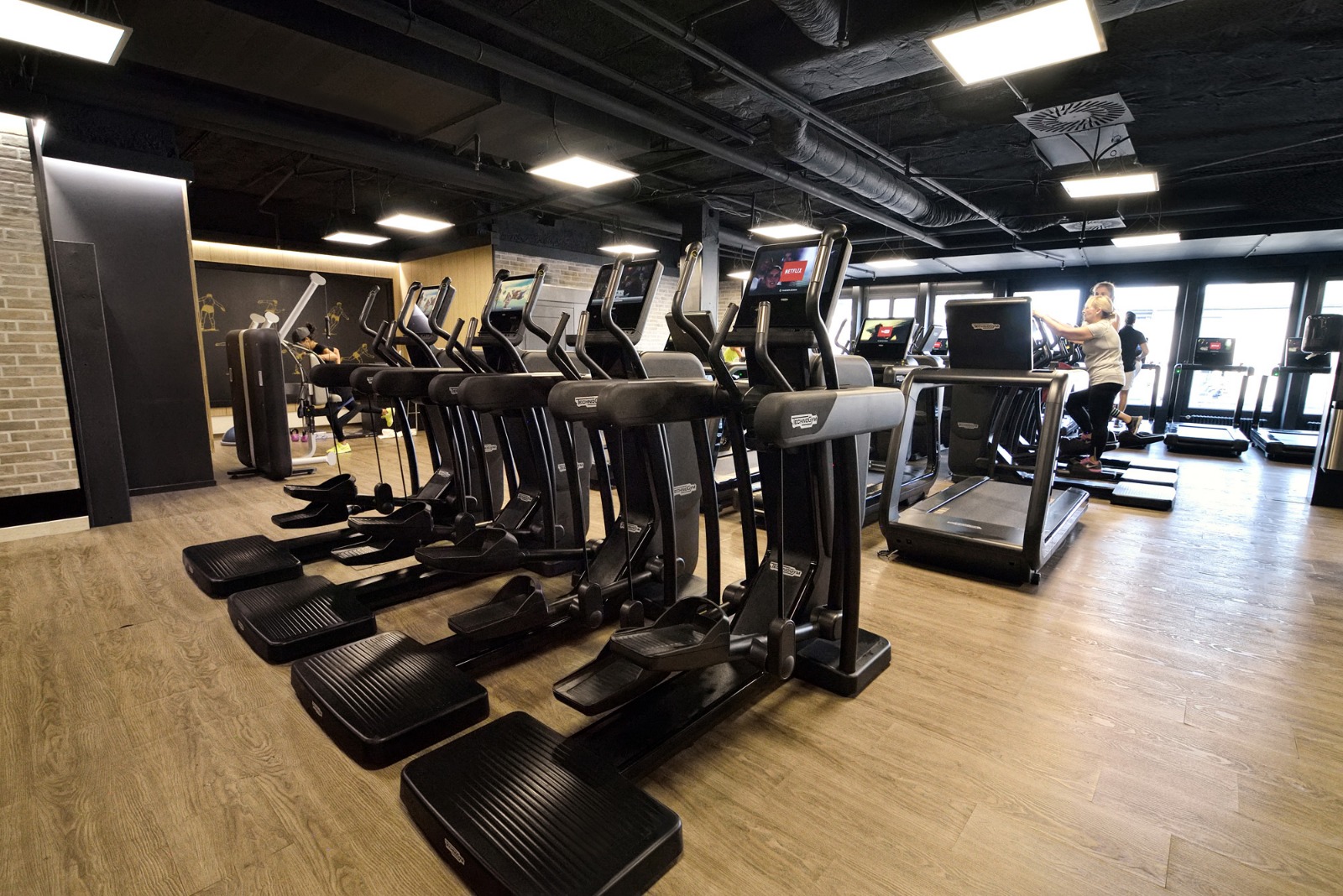 - Fitness Advisor